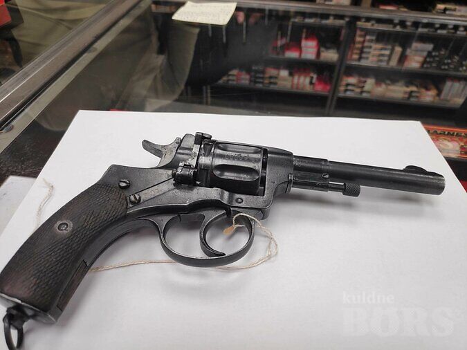 MÜÜA RELVAD RELVALOAGA OSTJALE, müük, kuulutus 87126209 - Kuldne Börs