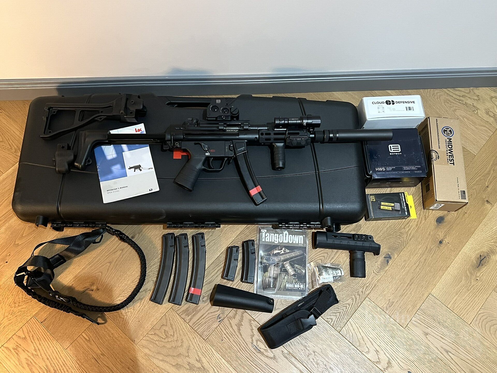 HECKLER & KOCH SP5 / EOTECH EXPS 2-0 / REIN MICRO 3.0 / B&T IMPULSS IIA ...